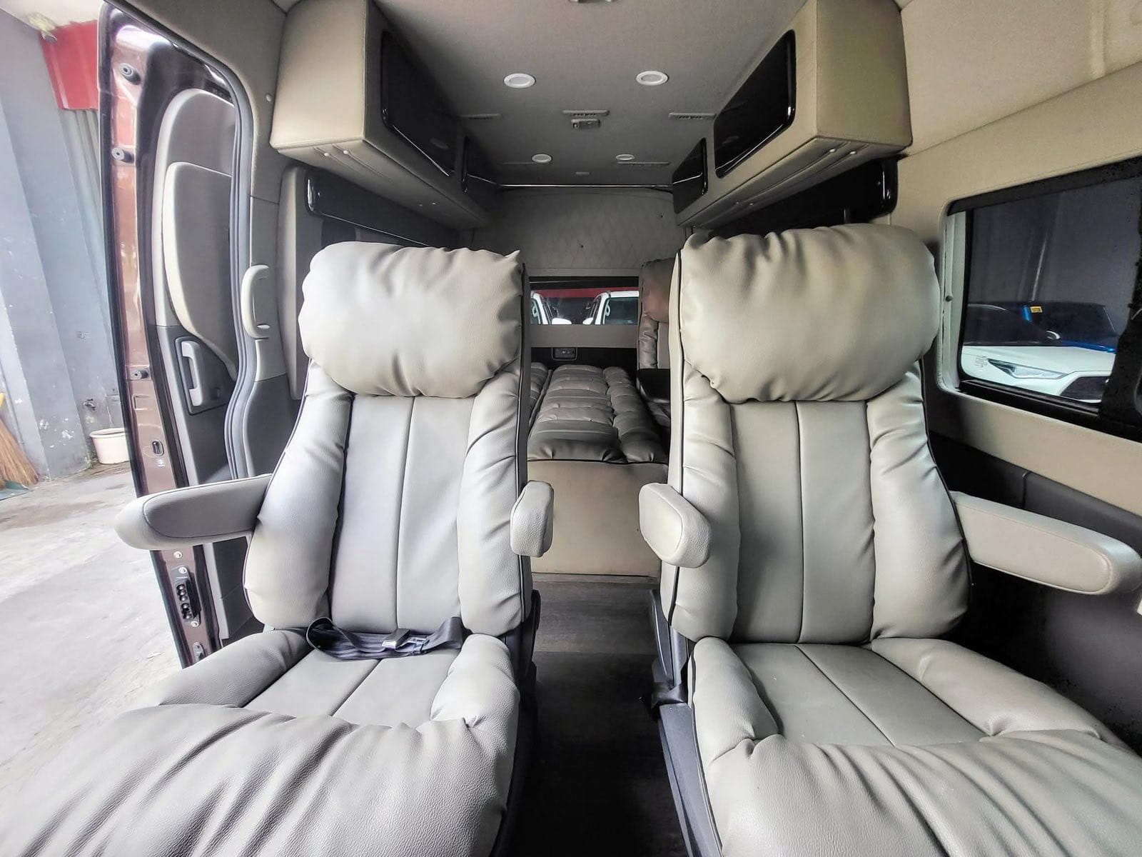 2018 NISSAN NV350 2.5 PREMIUM LOADED ARTISTA VAN A/T - Second Hand Car ...