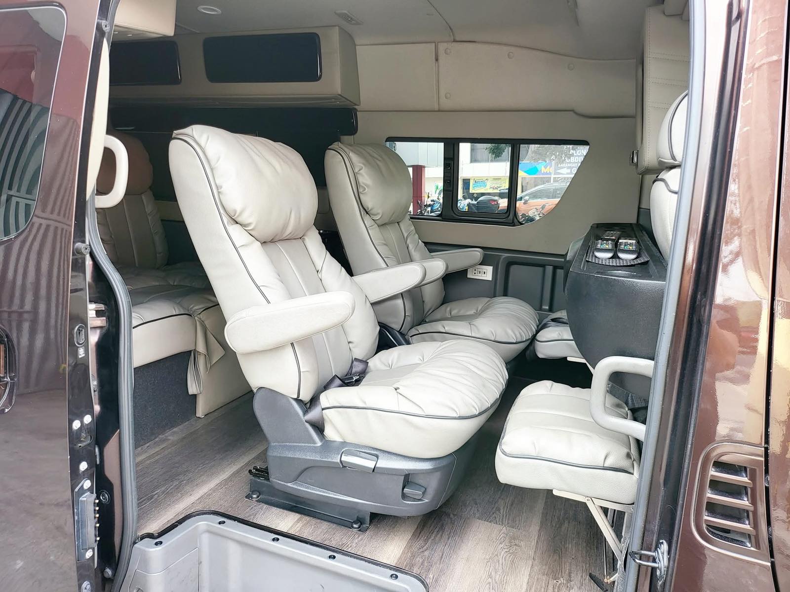 2018 NISSAN NV350 2.5 PREMIUM LOADED ARTISTA VAN A/T - Second Hand Car ...